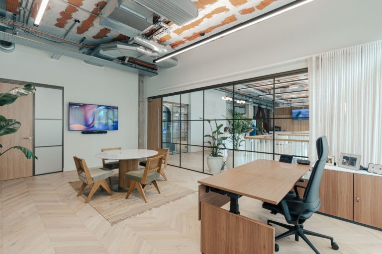 The Batra Group Offices - London | Office Snapshots