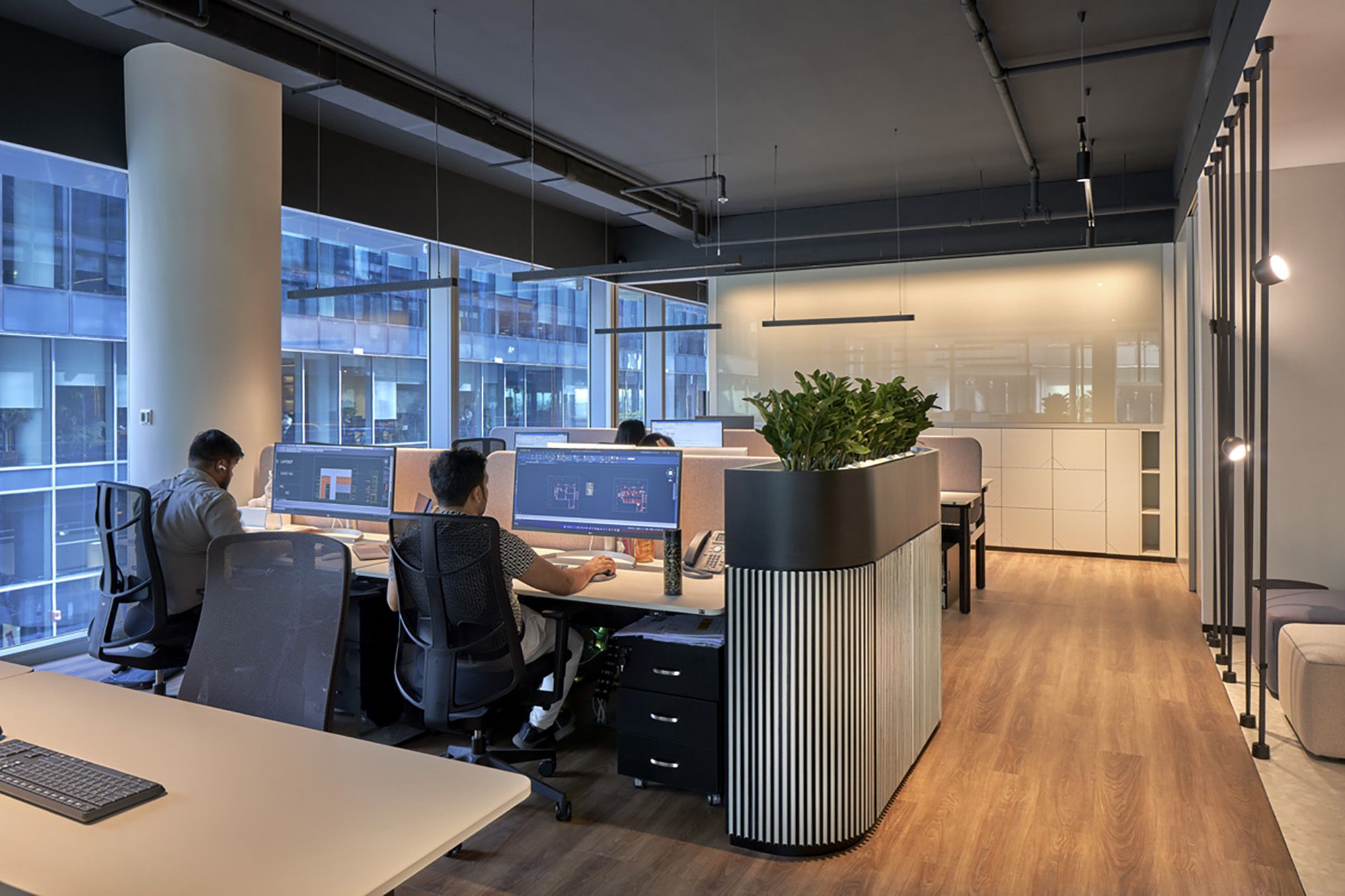 Pinnacle Design Offices - Dubai | Office Snapshots