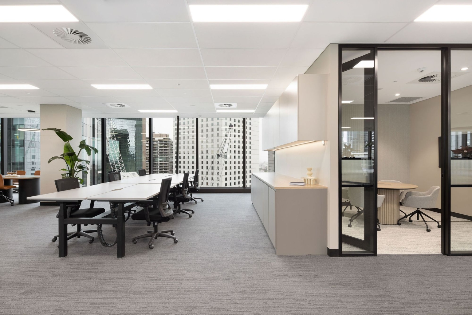 Poly Global Spec Suite - Sydney | Office Snapshots