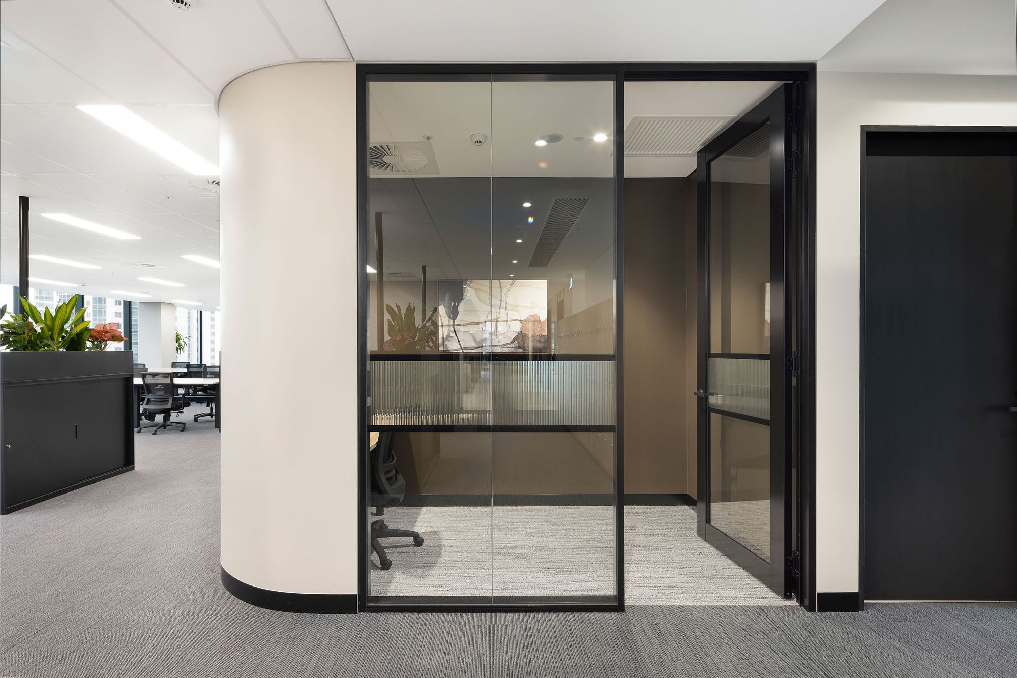 Poly Global Spec Suite - Sydney | Office Snapshots