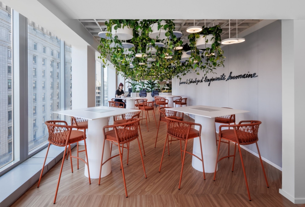 Accenture Offices - Montreal | Office Snapshots