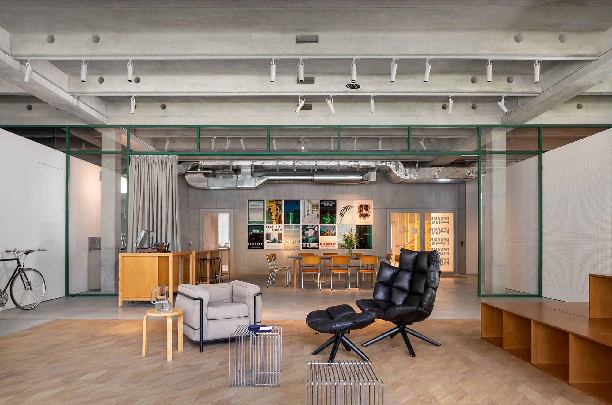 Ivan Avdieienko | Photographer | Office Snapshots