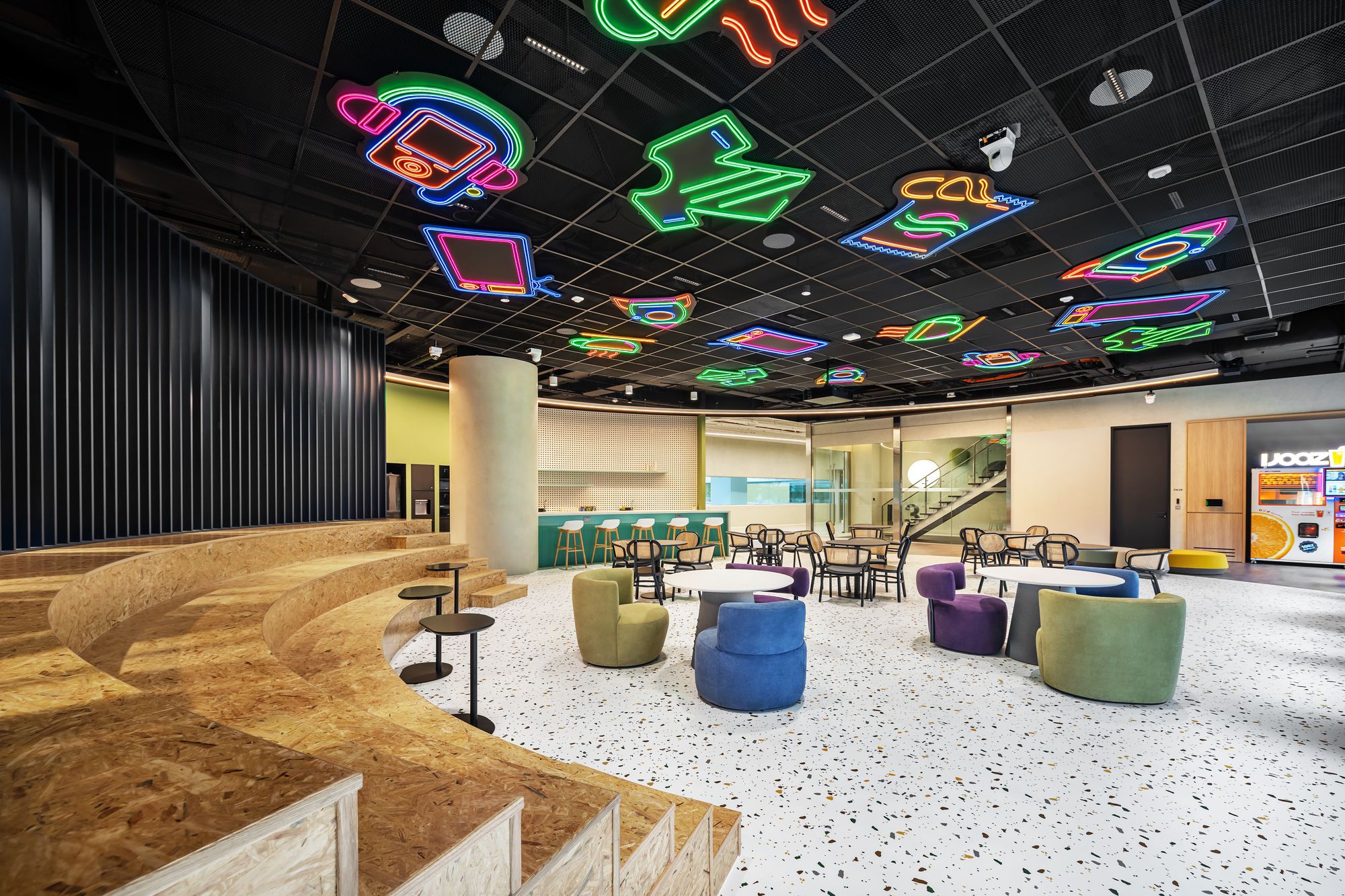 StarHub Offices - Singapore | Office Snapshots