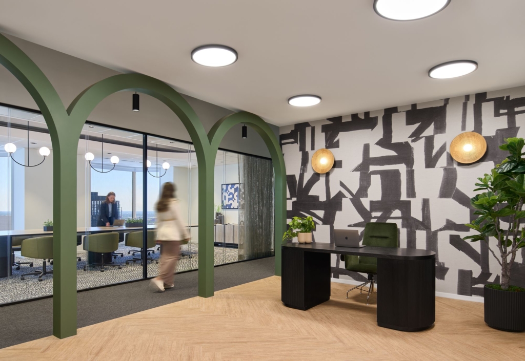 425 Financial Spec Suites - Chicago | Office Snapshots