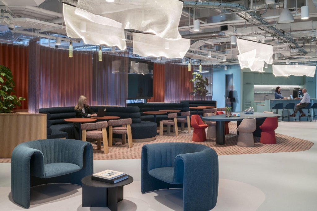 Virgin Media O2 Offices - London | Office Snapshots