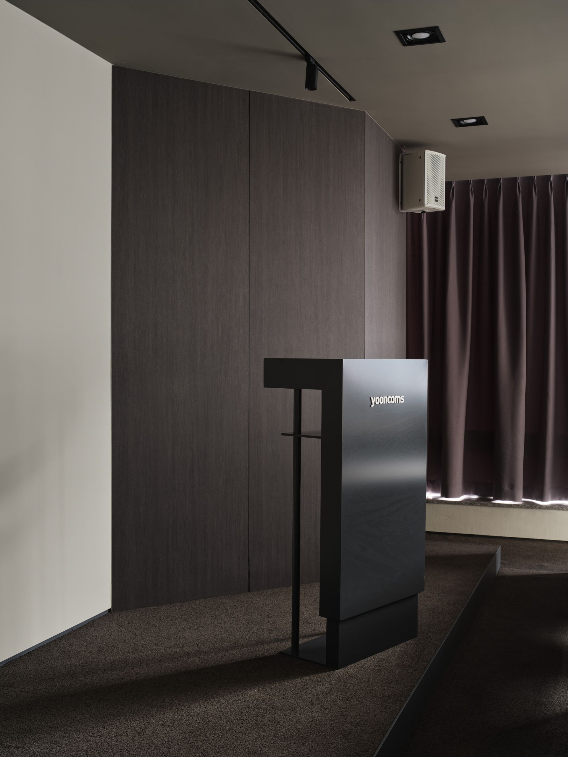 yooncoms Offices - Seoul | Office Snapshots