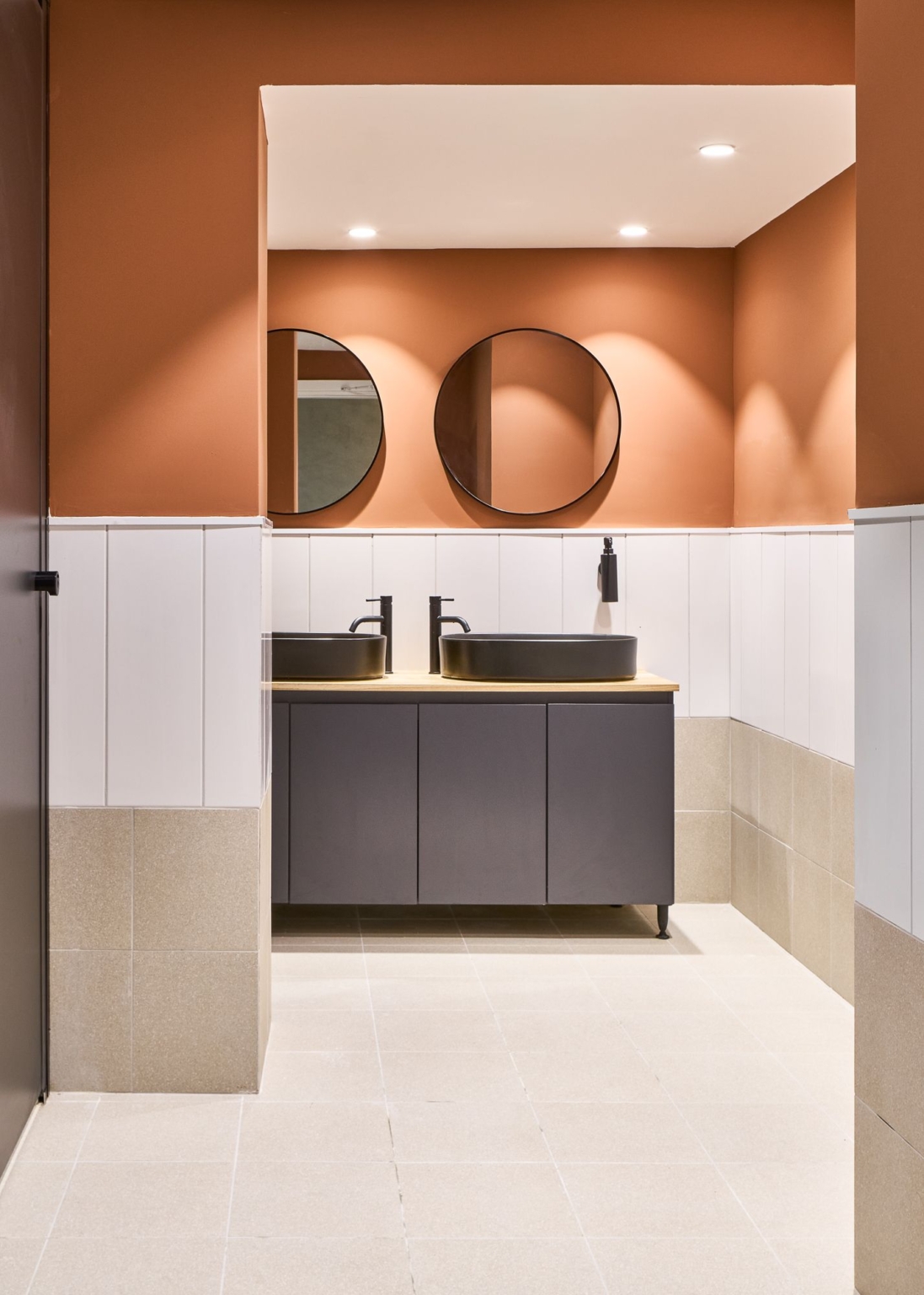 Hapoalim Bank Offices - Tel Aviv | Office Snapshots