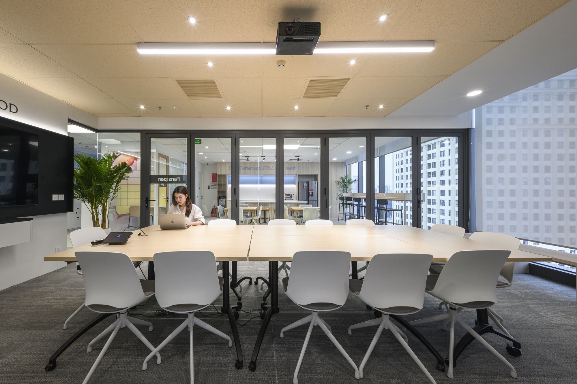 SVR Vietnam Offices - Ho Chi Minh City | Office Snapshots