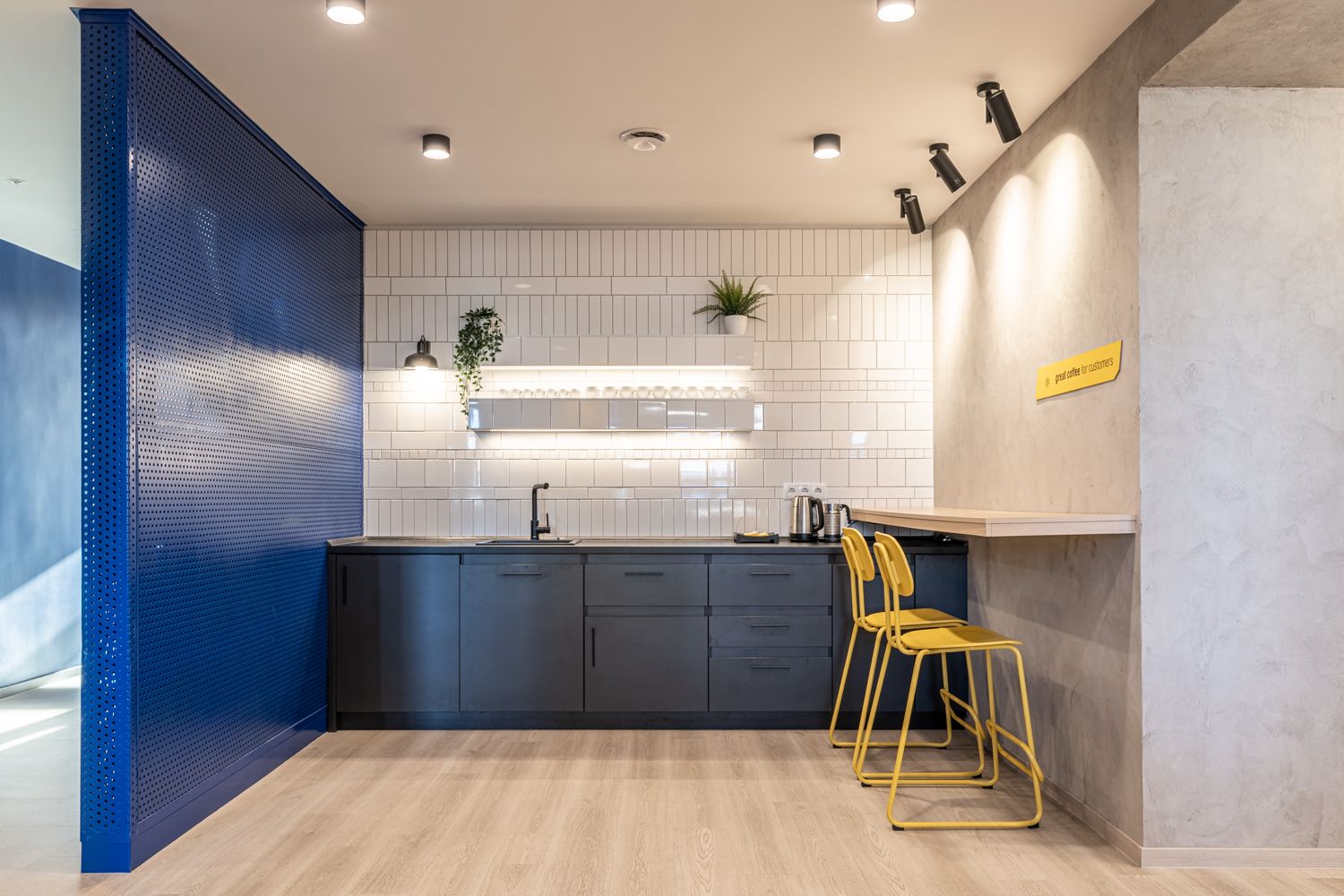 Doka Hungary Offices - Budapest | Office Snapshots