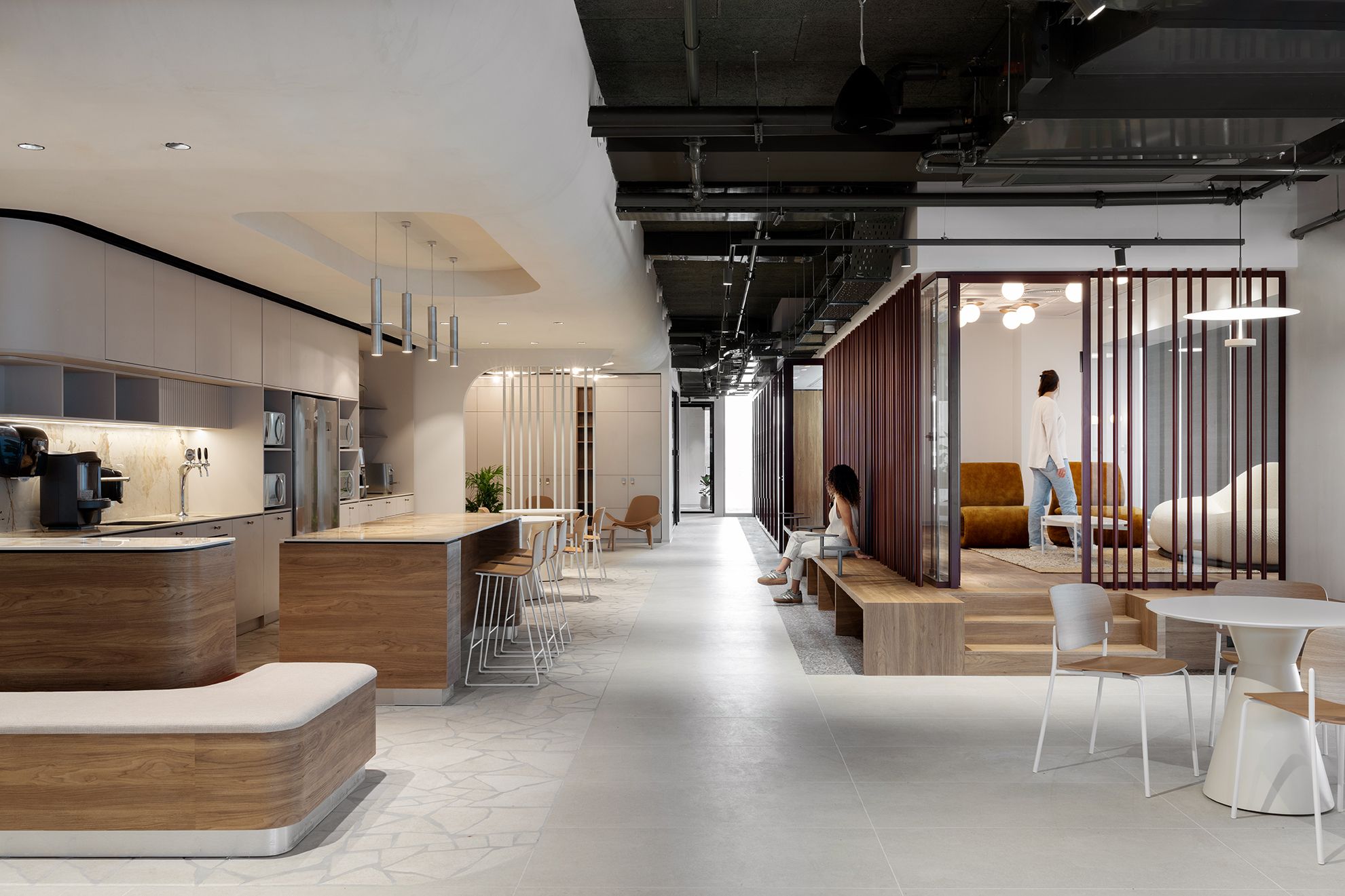 Phoenix Investment House Offices - Bnei Brak | Office Snapshots