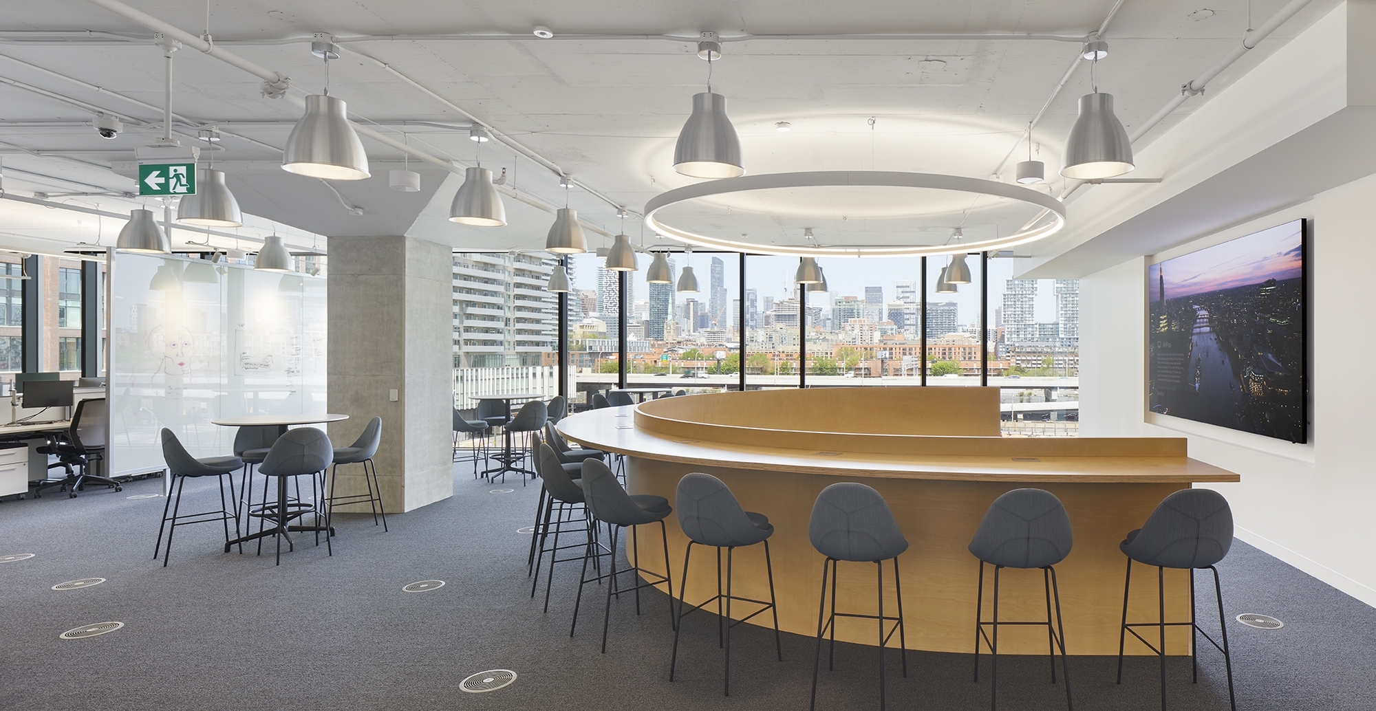 Wave Offices - Toronto | Office Snapshots