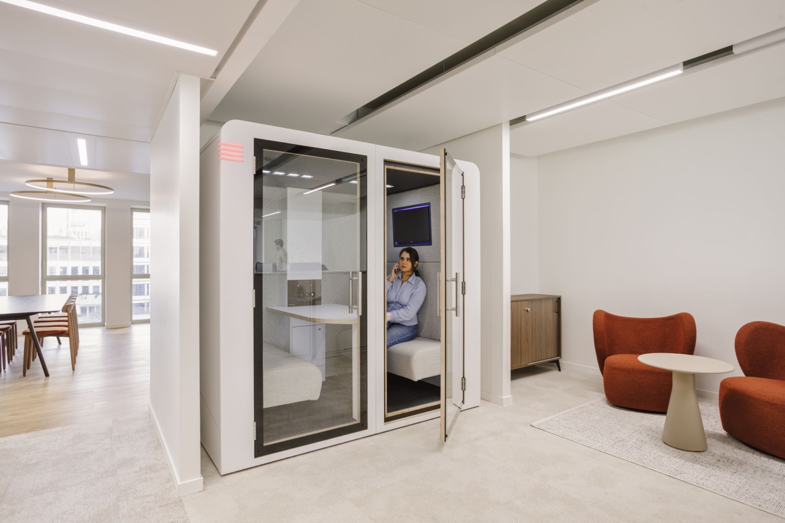 Bryan, Garnier & Co Offices - Paris | Office Snapshots