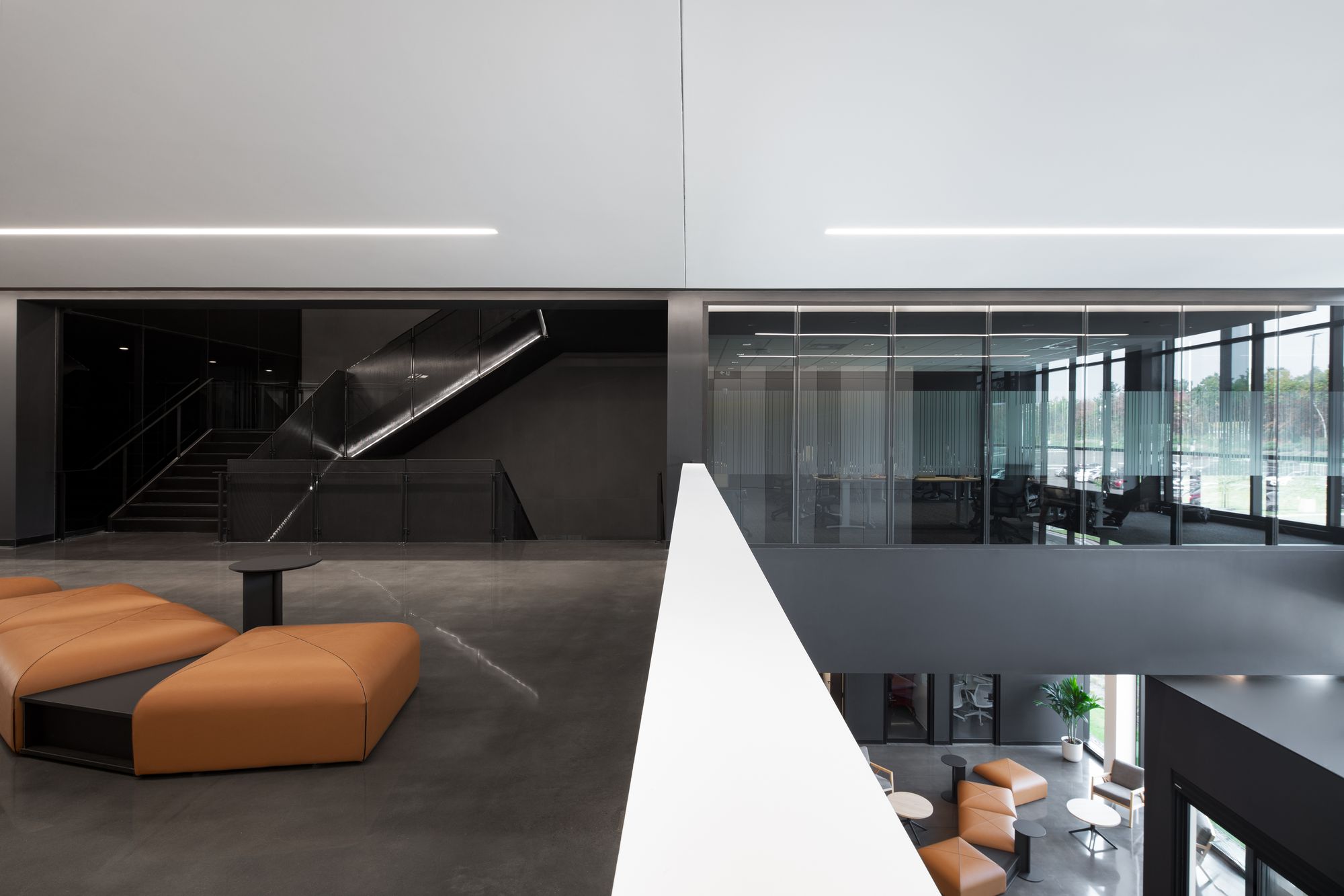 METRO Distribution Centre and Offices - Montreal | Office Snapshots