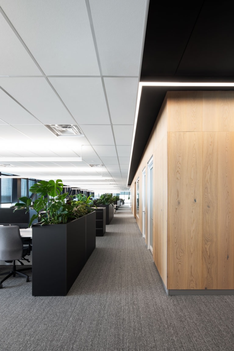 METRO Distribution Centre and Offices - Montreal | Office Snapshots
