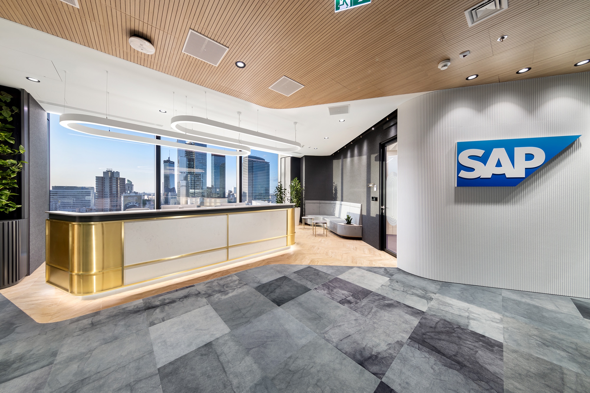 Szymon Polański | Photographer | Office Snapshots