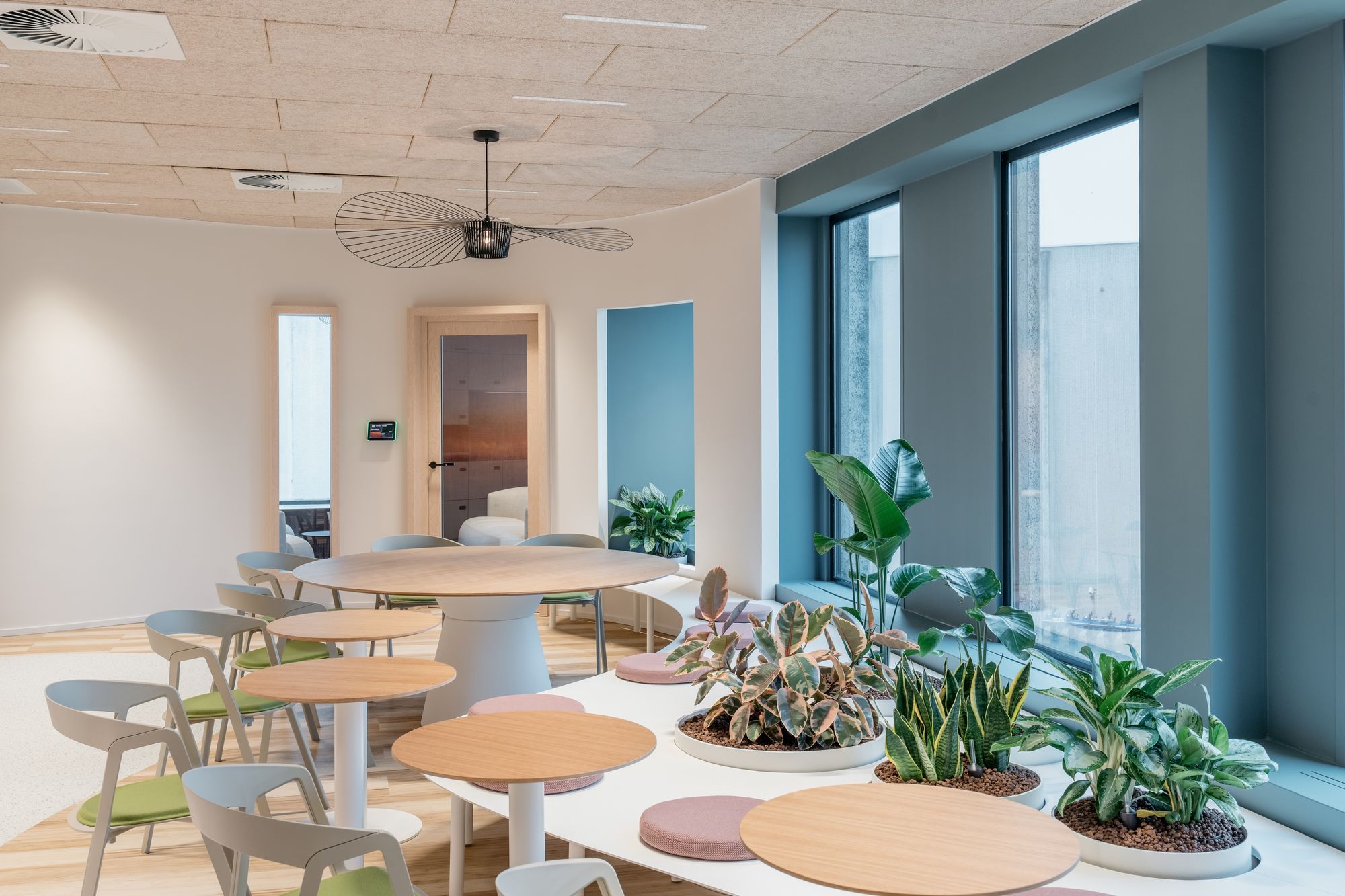 Ascencio Offices - Gosselies | Office Snapshots