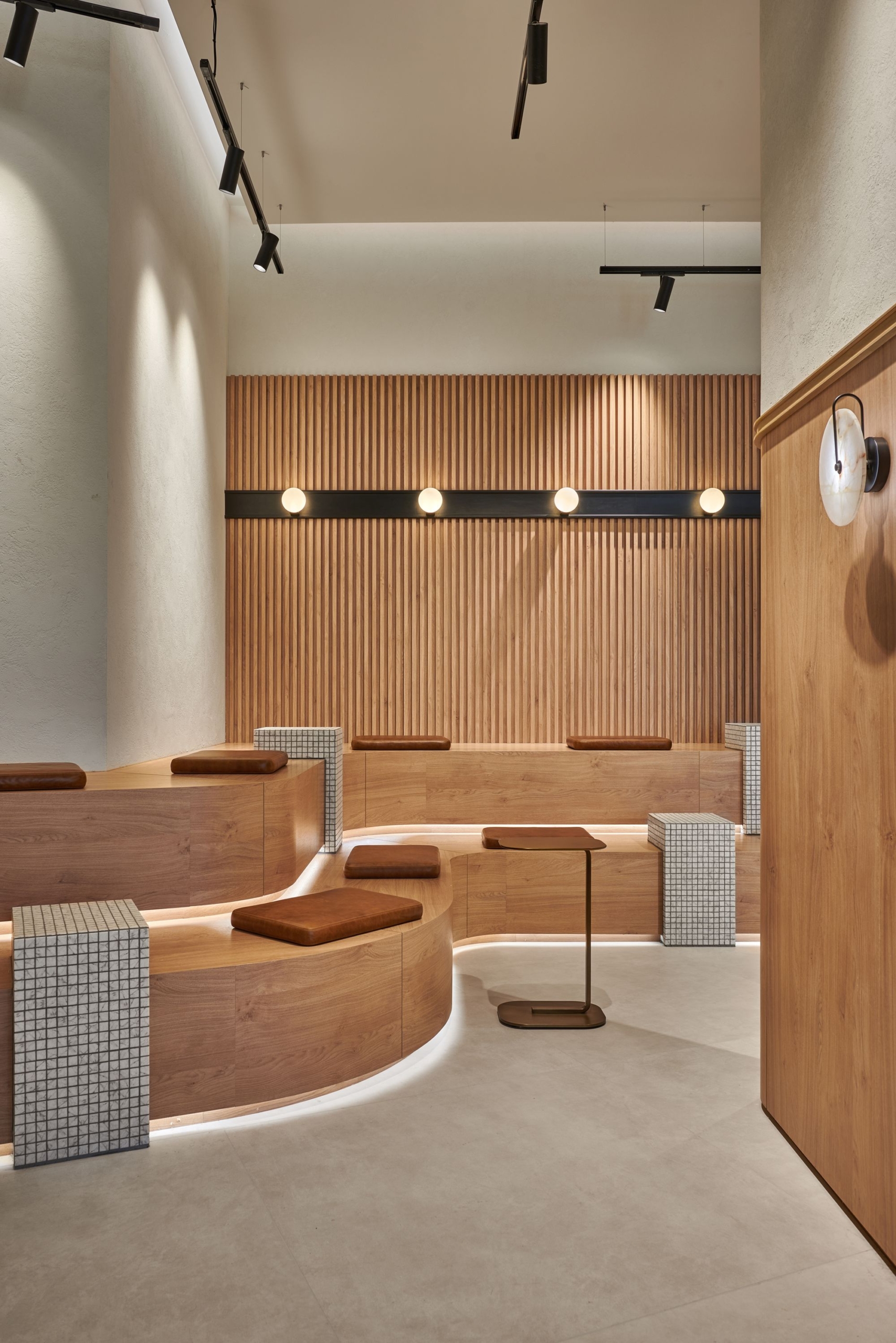 Mustard & Linen Offices - Abu Dhabi | Office Snapshots