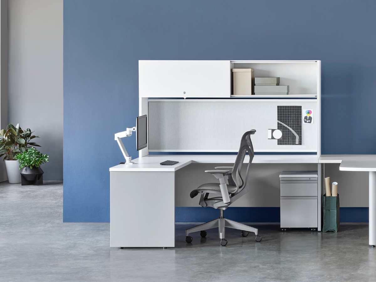 Herman Miller Canvas Metal Desk | Office Snapshots