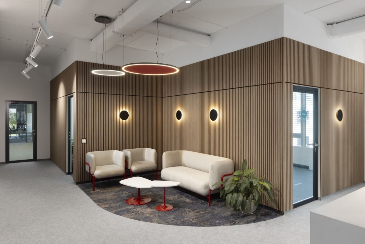 EOS Offices - Sofia | Office Snapshots