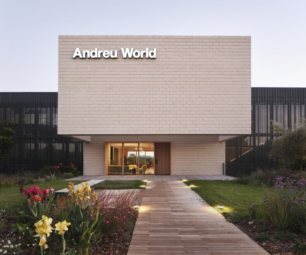 Andreu World Offices and Showroom - Valencia | Office Snapshots