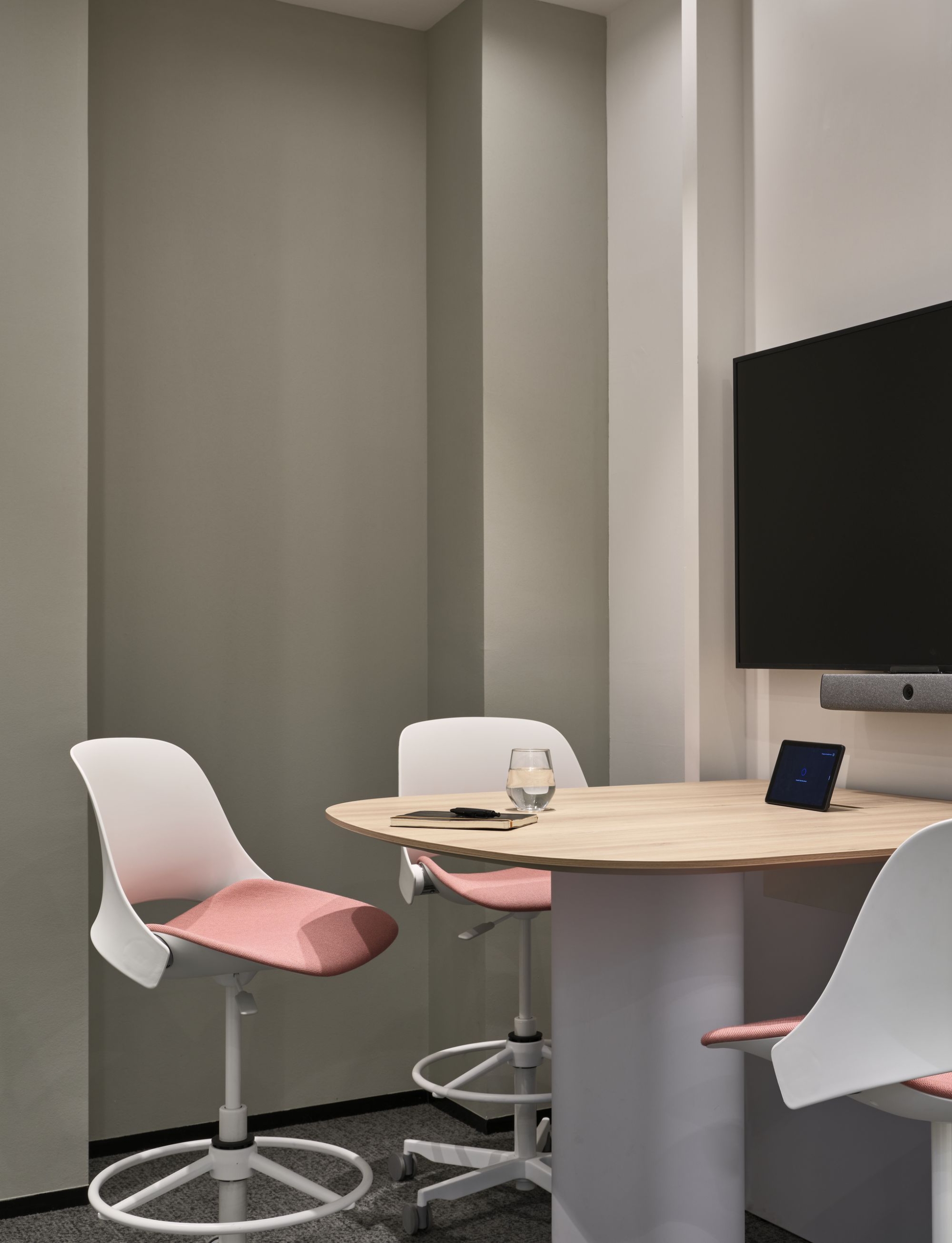 Humanscale Showroom - Singapore | Office Snapshots