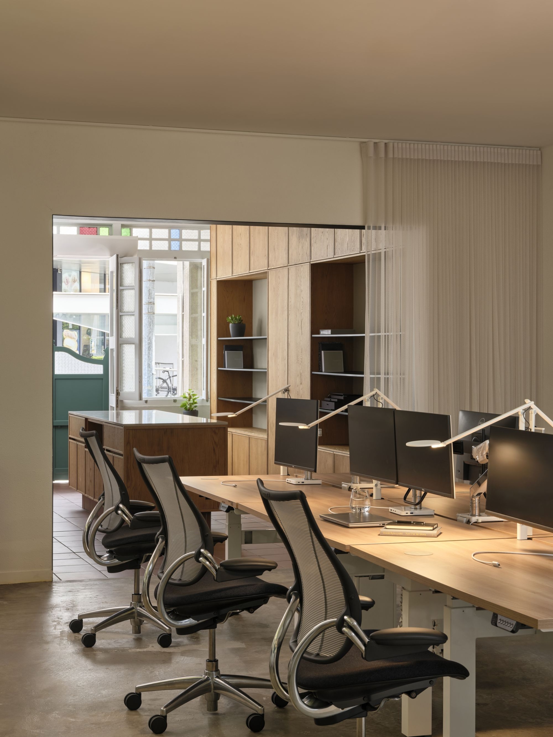Humanscale Showroom - Singapore | Office Snapshots